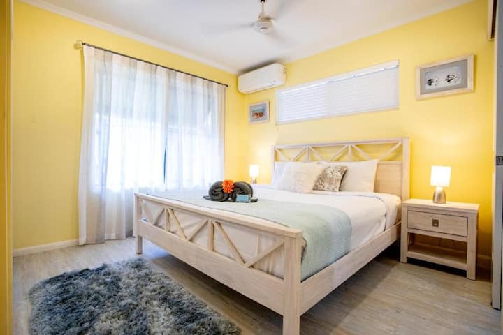 Whitsundays Tropical Waters, Beach Road (B) - Whitsundays