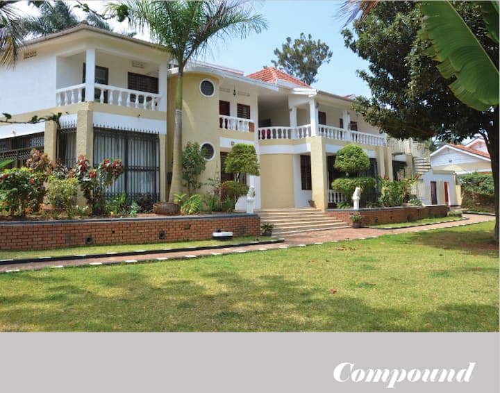 Quaint 2-bedroom Apartment Overlooking Greenery - Kampala