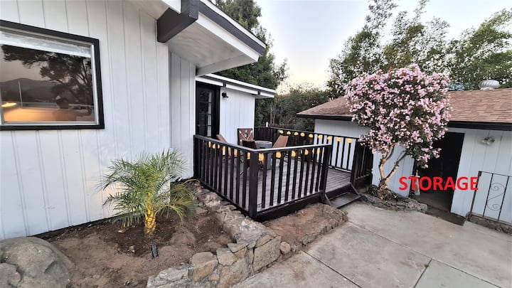 Lovely Unique Retro House With Beautiful Yard - El Cajon, CA