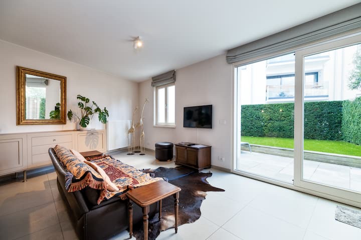 Top Location With Private Garden & Parking Space - Brujas