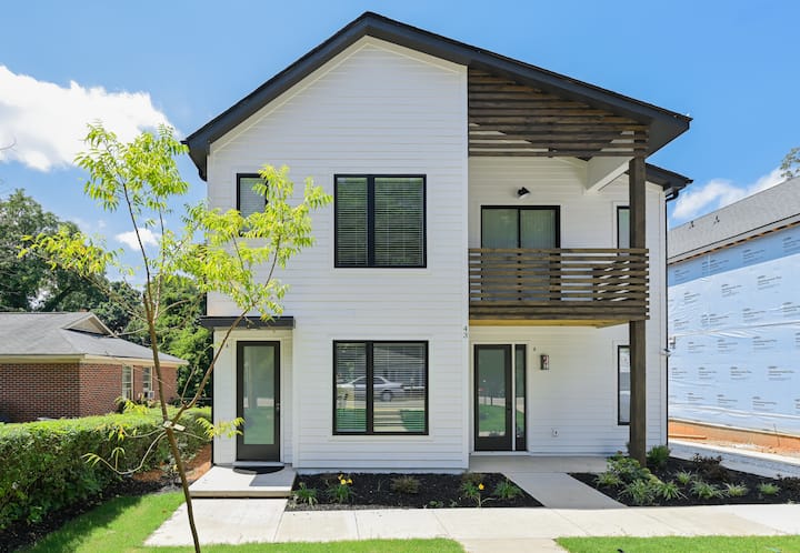 Cheerful 2-bedroom Townhouse. - Greenville, SC