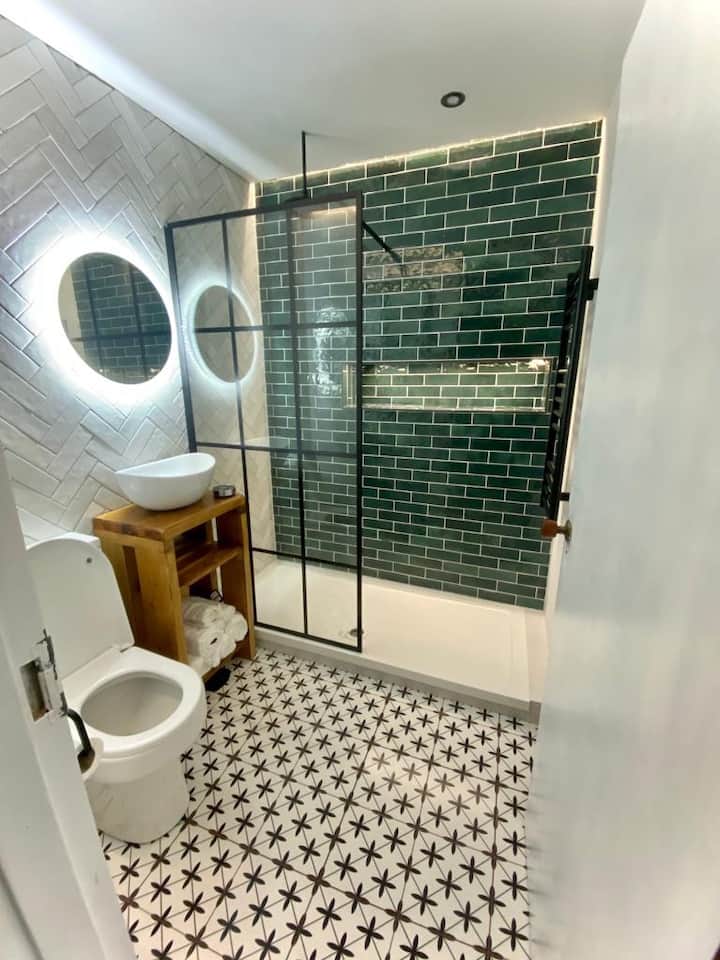 Pretty Fancy Staycation - South East London / Kent - Bromley