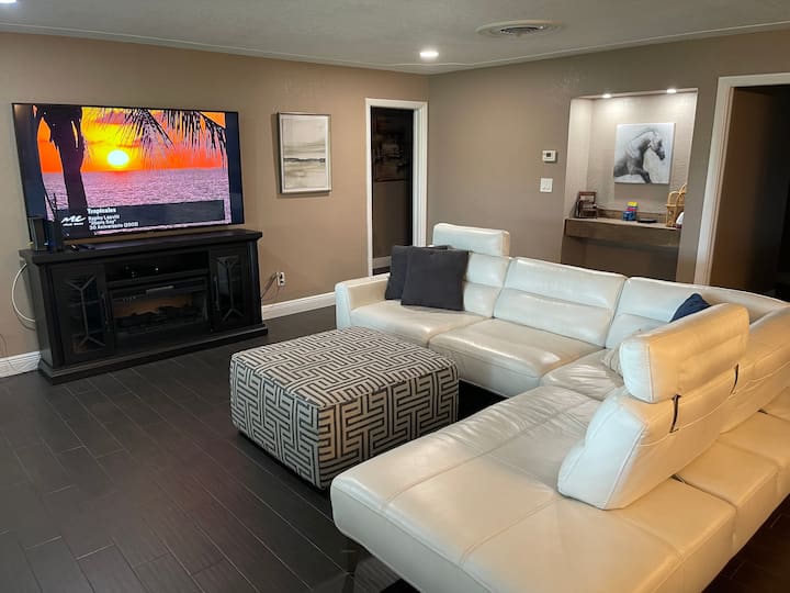 Beautiful Modern Melbourne Beach Home - Melbourne, FL