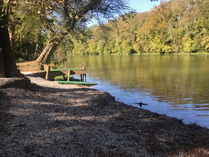 River Retreat - Newly Finished Basement! - McMinnville, TN