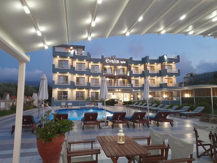 New, Modern, Seaviews 2bed 2bath Up To 6 Guests - Hersonissos