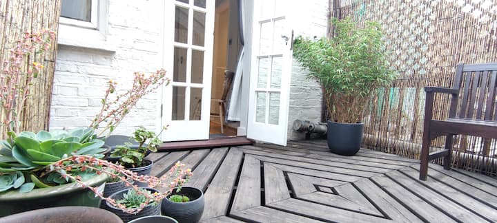 Windsor Cottage: Traditional English Charm - Slough