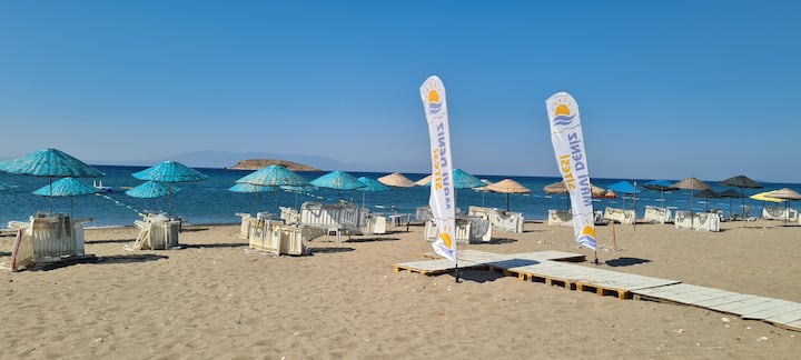 Denize Sıfır 4+1 çAtı Ve Bahçe Teraslı
Full Eşyalı - Gümüldür Cumhuriyet