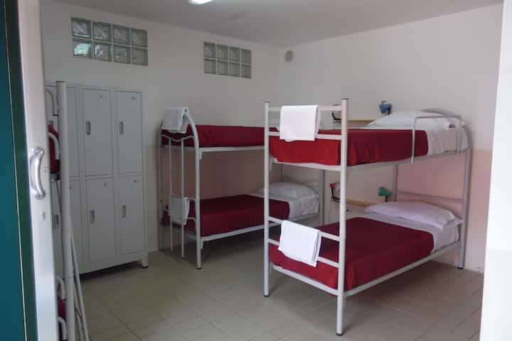 Bed In Shared Room - Agorà Hostel - Pompei