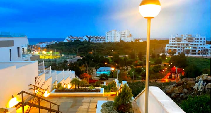 Cosy 2 Bedroom Holiday House, Short Walk To Beach! - Estepona