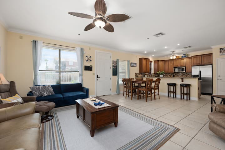 Luxurious 2 Bedroom 2 Bath Condo,walk To The Beach - South Padre Island, TX