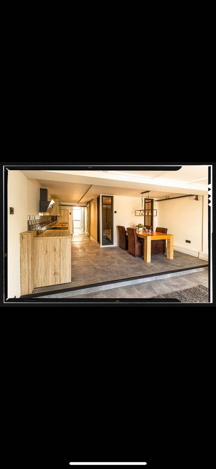 Industrieel Appartement Met Tuin Naast Het Circuit - Bloemendaal aan Zee