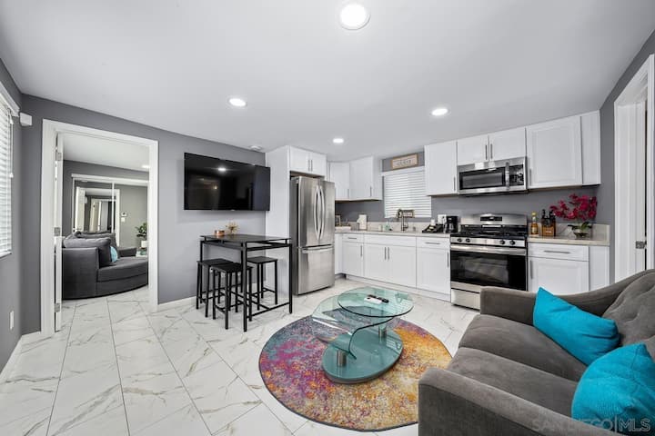 Guest Duplex In San Diego. Free Driveway Parking - San Diego