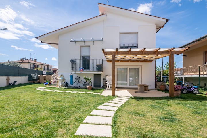 (Casa Aurora) Ad Un Passo Da Lucca - Lucca