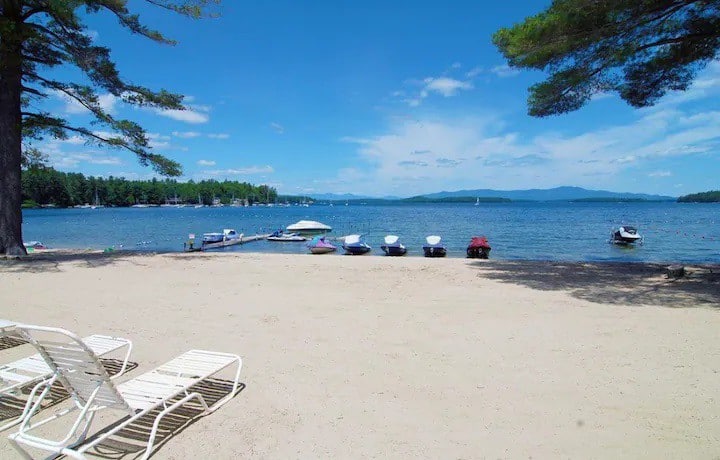 2 Bed Beachfront Condo Walk To Bank Of Nh Pavilion - Lake Winnipesaukee, NH