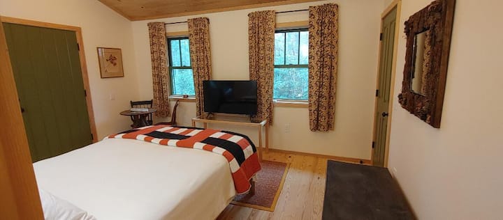Rent My Guest Bedroom With Private Entrance - Highlands, NC
