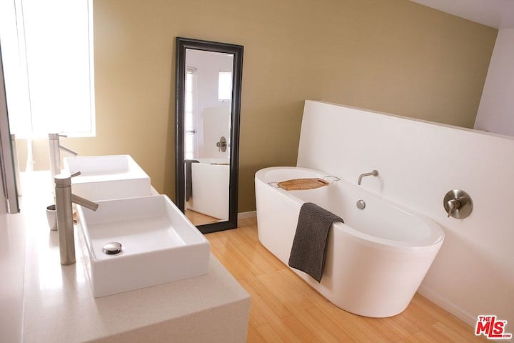 Heart Of Silverlake: Cool Luxe House By Sunset - Los Angeles, CA