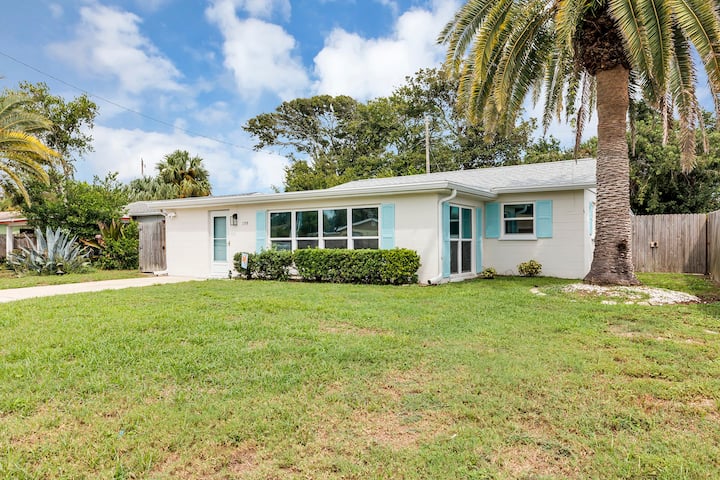 Great Seaside Home, Just 10 Min Walk To The Beach! - Ormond Beach, FL