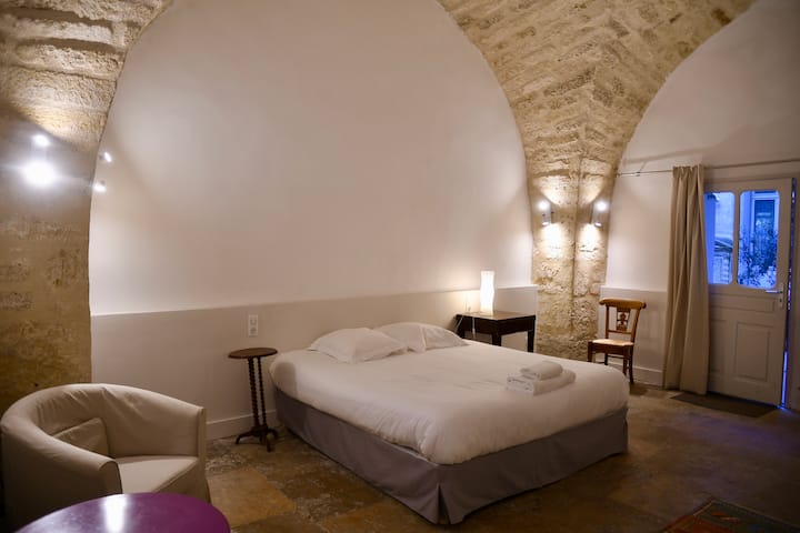 «La Vieille Pièce» Dans Un Hôtel Particulier - Montpellier