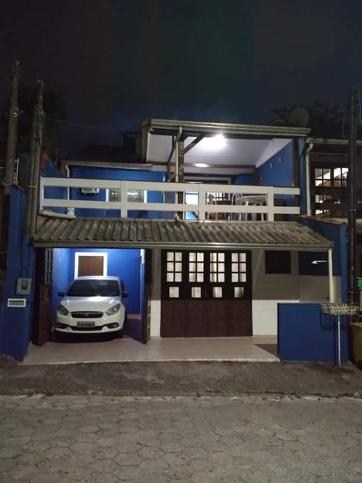 Sobrado Para 10 Pessoas Em Bombas - Bombinhas