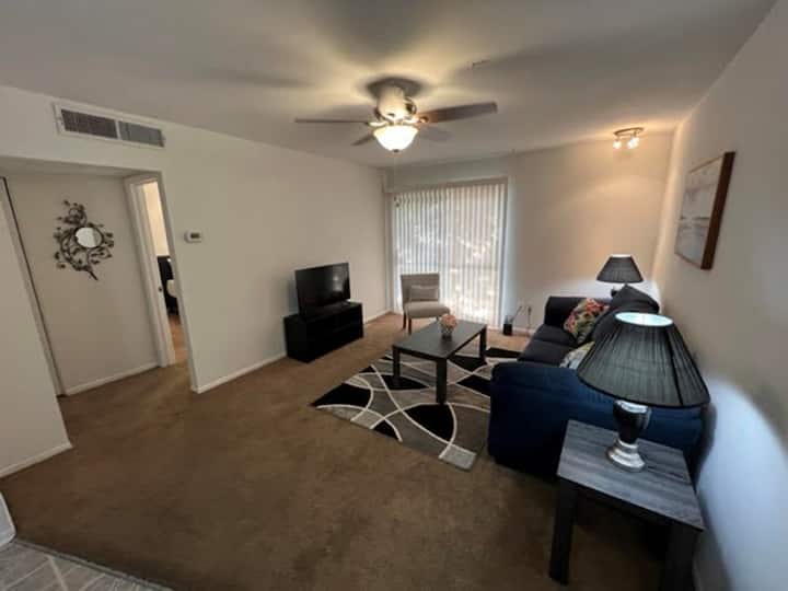 Cozy Retreat-1br Condo With Pool, Uf/shands - Gainesville, FL