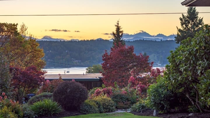 Serene Poulsbo 6br, Liberty Bay And Mountain Views - Poulsbo, WA
