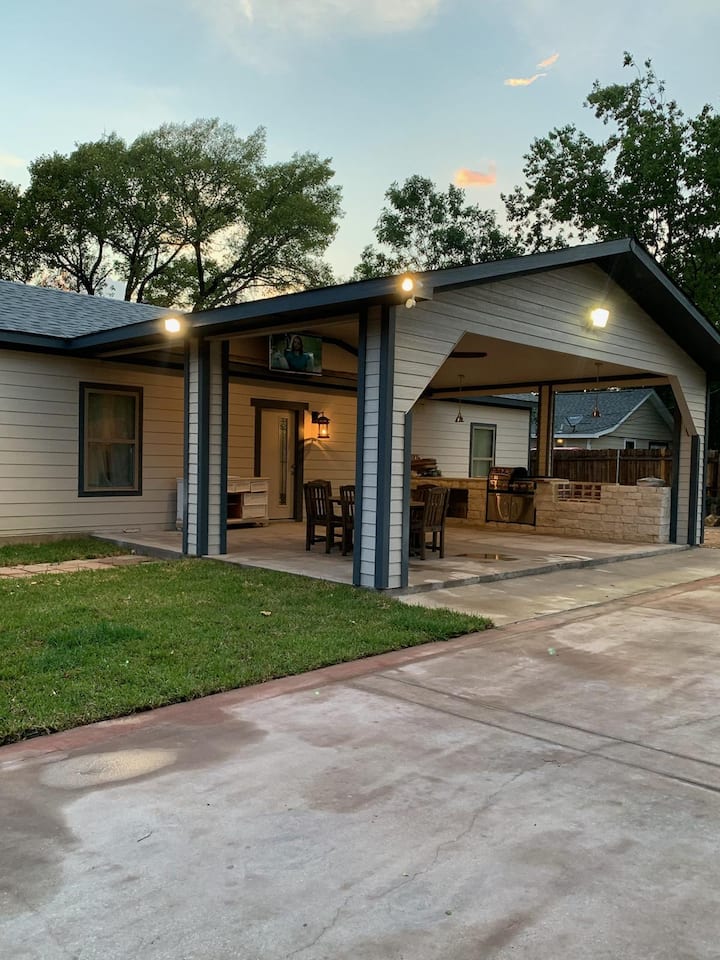 The Villa - Mesquite, TX