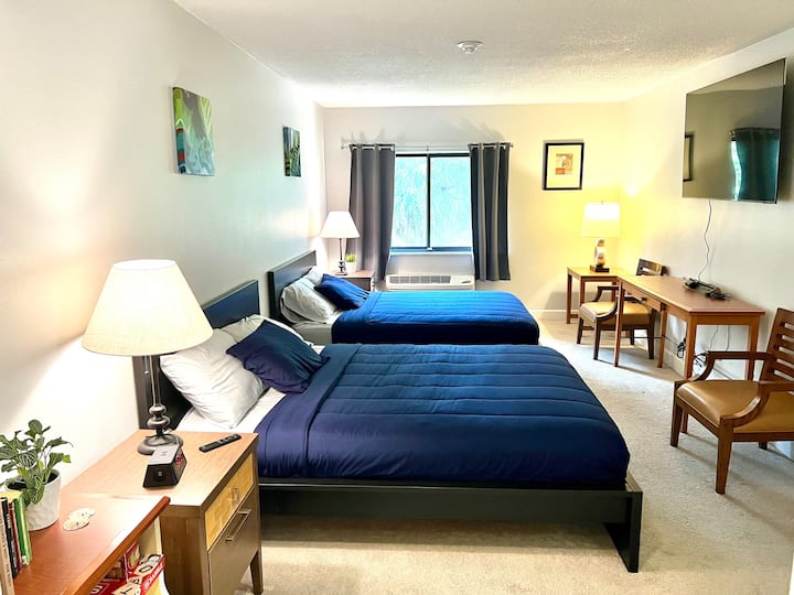 Lovely Hotel Room Located On Gorgeous Golf Course! - Tarpon Springs, FL