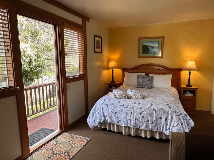 Garden Cottage With Hot Tub - Dog Friendly - Mendocino, CA
