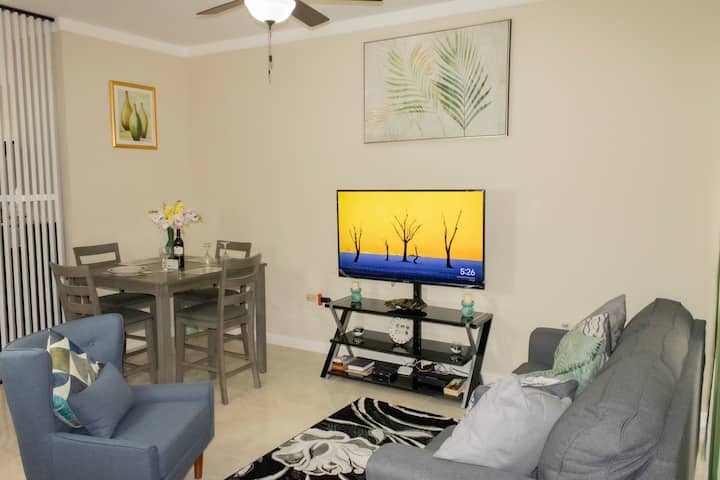 Modern Suite At Silverbrook, By Morris Rentals - Kingston