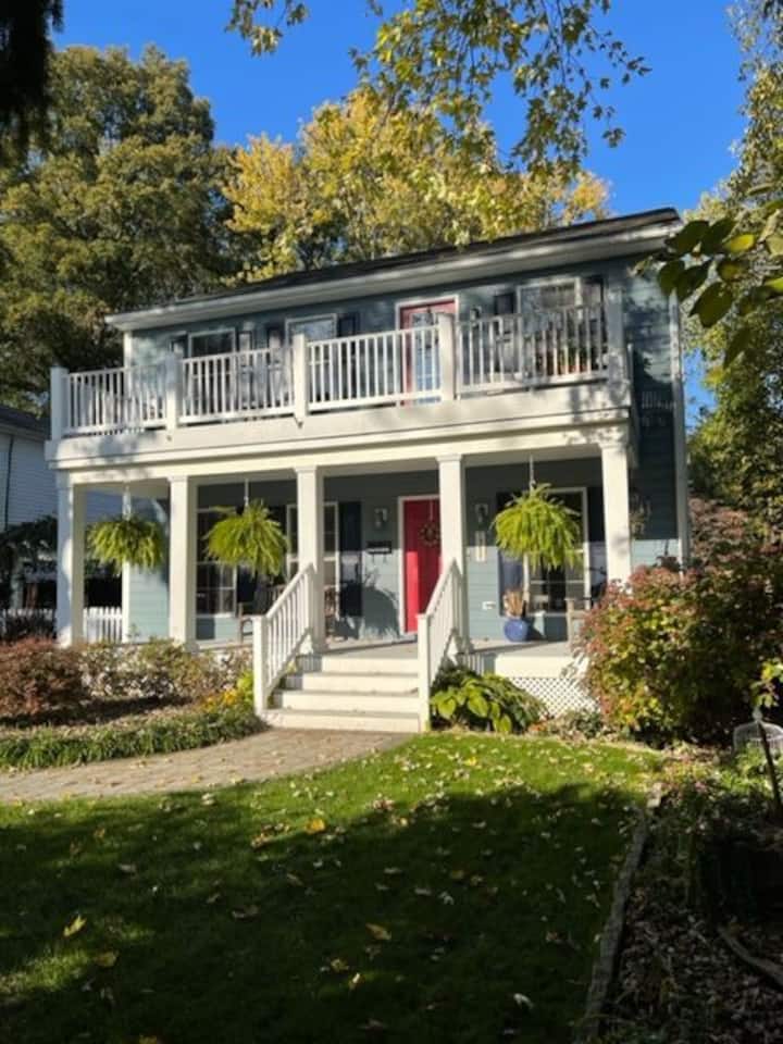 2 Bdrm Close To City Center, Great Yard &Parking! - Annapolis, MD