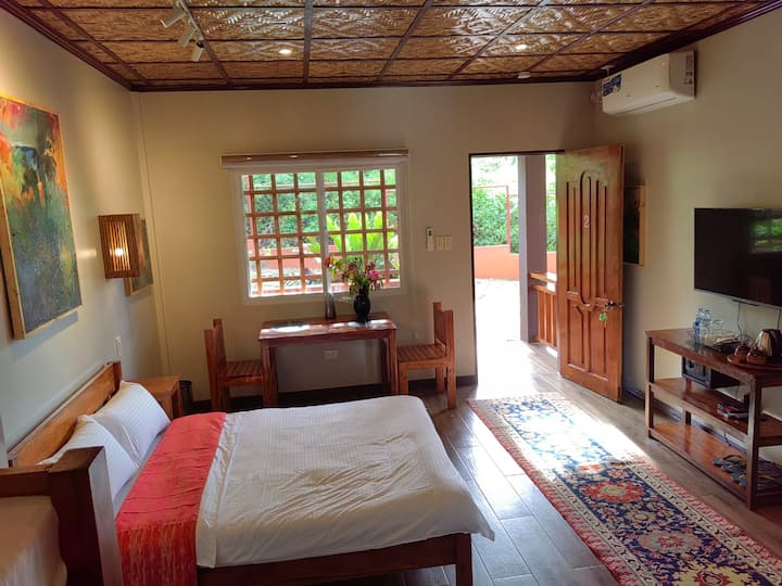 Blue Raven Deluxe Garden Bungalow - Guindulman