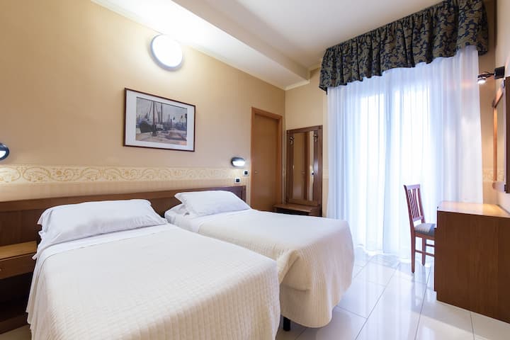 Hotel Grifone: Camera Matrimoniale Con Vista Mare - Rimini