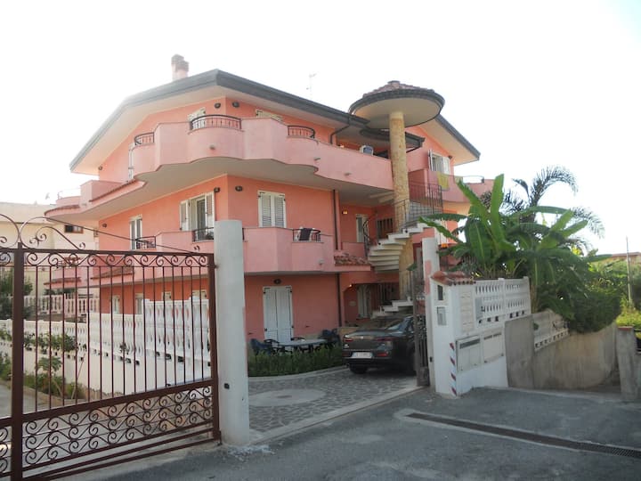 Casa Vacanze Giuseppe Con Giardino E Posto Auto - Tropea