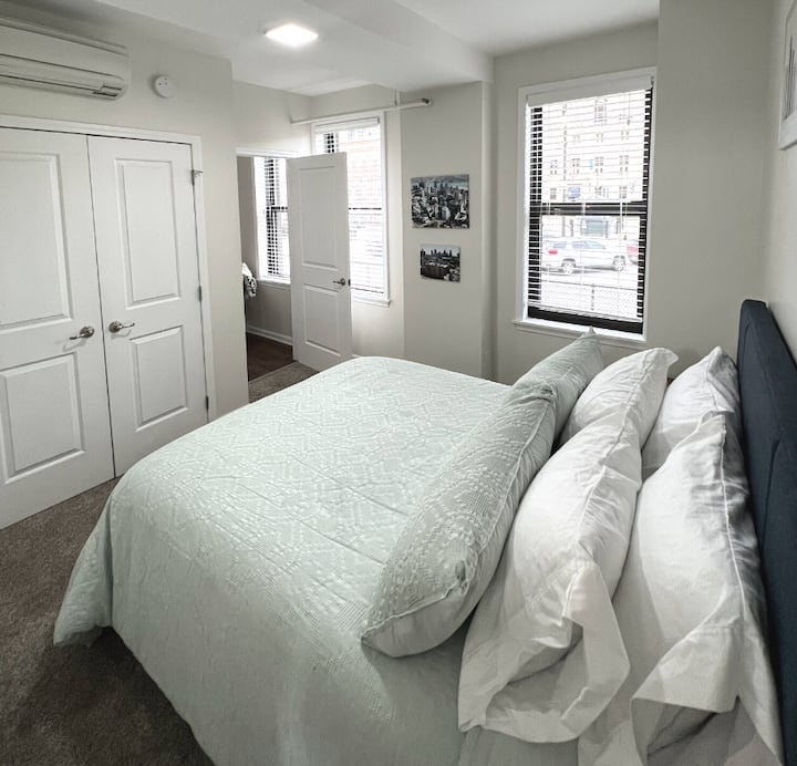 Perfectly Located One Bedroom In Theatre District! - Detroit, MI