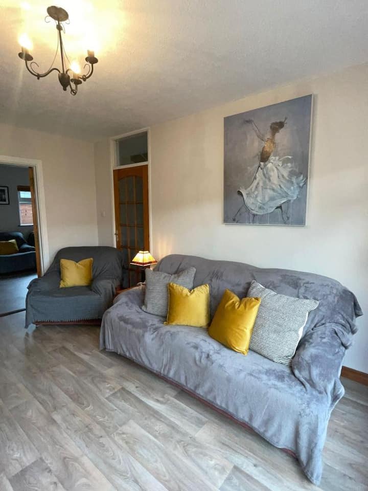 2-bed Home With Free Parking, 10 Mins From Airport - Malahide
