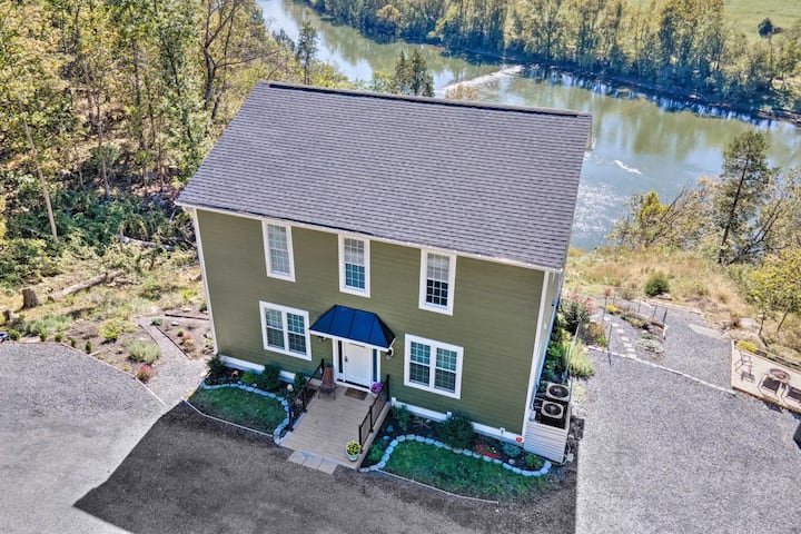 Mountain Hideaway On Shenandoah River - Front Royal, VA