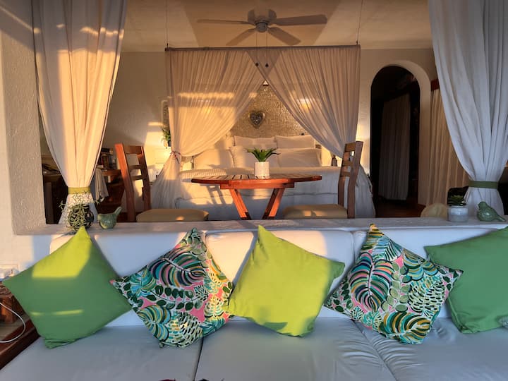 Villa Del Sol - Beachfront Condo On La Ropa - Zihuatanejo