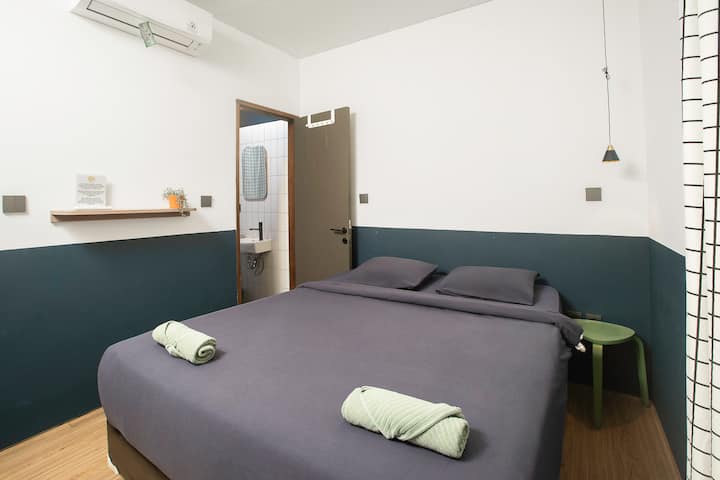 Room 2 Gempol 111 Guest House Bandung - インドネシア バンドン