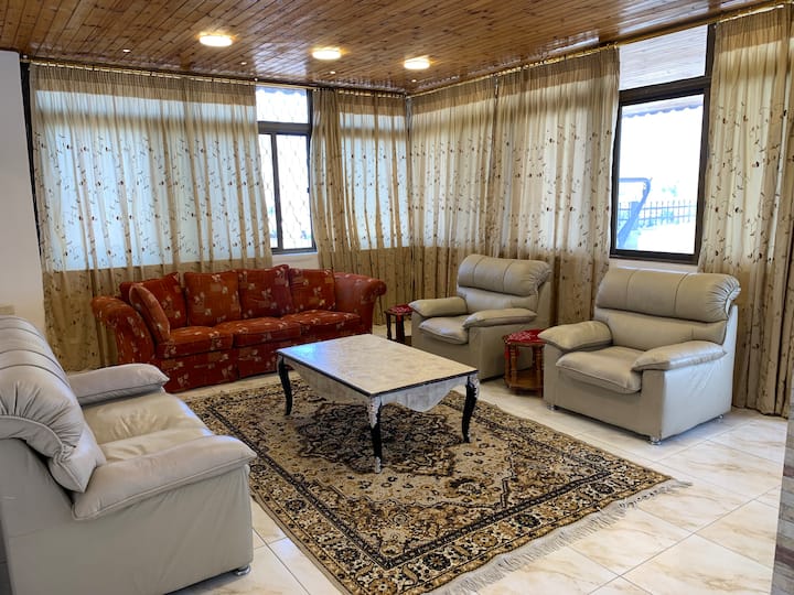 Lovely 2-bedroom Rooftop Vacation Home - Amman