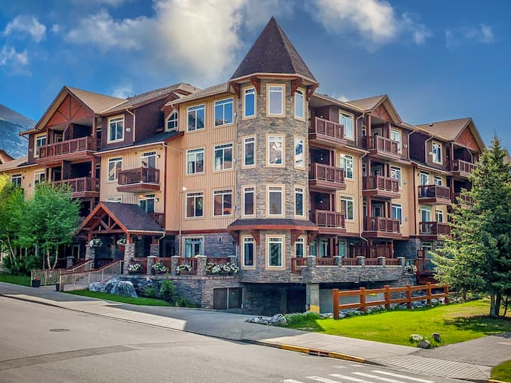 Relax In Comfort @ My Spacious 1 Brm Condo - Canmore