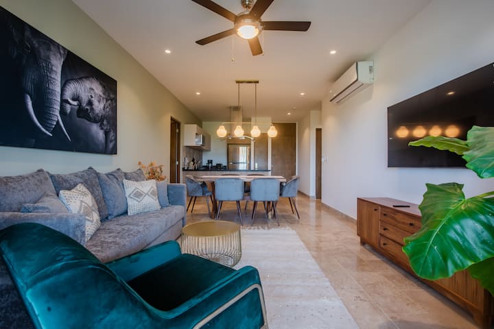 Oceanview Roof Pool Condo, Gym & Near 5th Ave! - Playa del Carmen