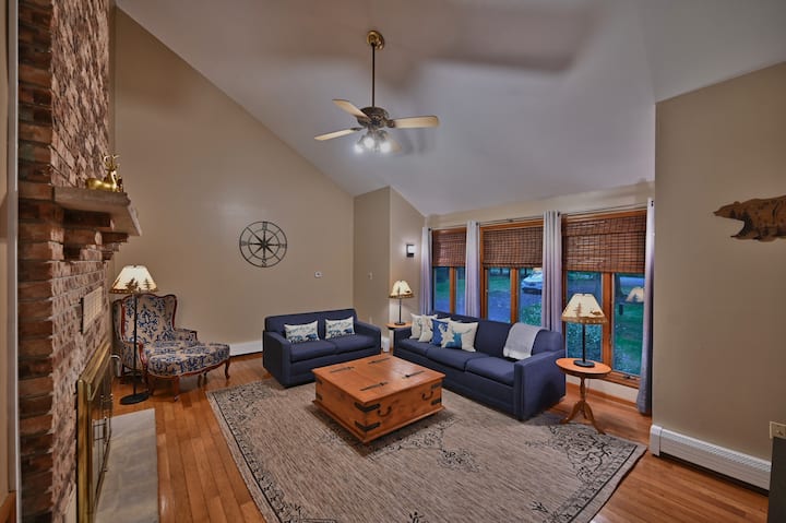 Spacious 4br Retreat W/ Bunk Room & Fireplace - Jim Thorpe, PA