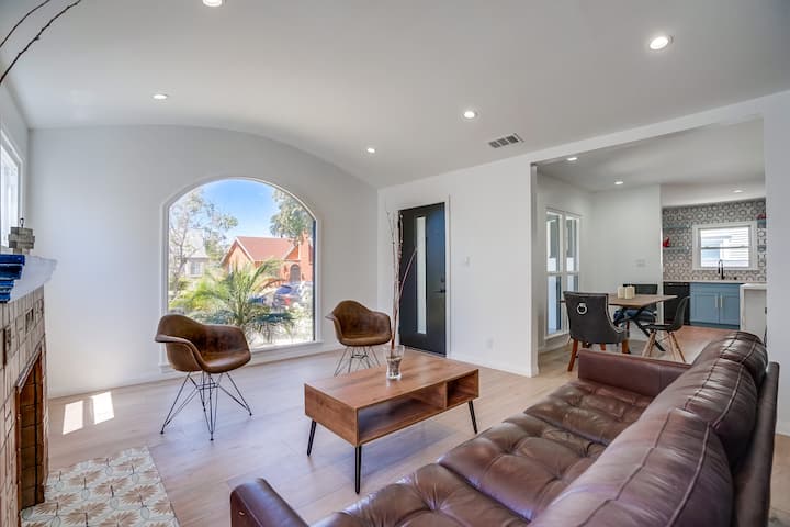 Beautifully Remodeled 4 Bedroom 2 Bath Home - Gardena, CA