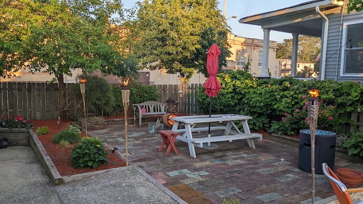 Bright And Cheerful Asbury Park Bungalow - Asbury Park, NJ
