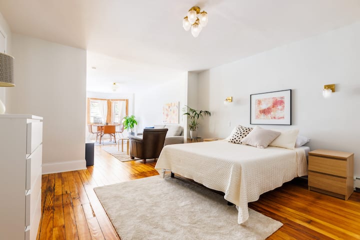 Private Studio Suite In Ridgewood Townhouse - Manhattan