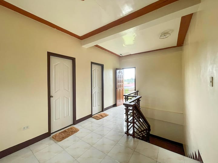 Spacious & Cozy House For Rent - Taal