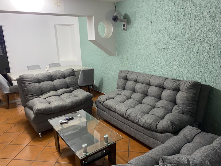 Casa Completa En Guadalajara, Jardines De La Paz - メキシコ グアダラハラ
