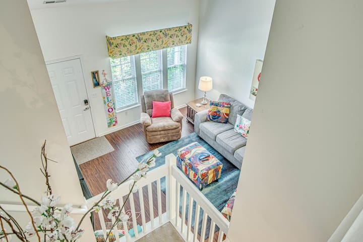 Clean, Spacious W Pool Access - Convenient & Quiet - Charleston, SC