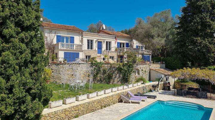 Villa 8 Chambres, 8 Sdb, Piscine, Max 18 Personnes - Antibes
