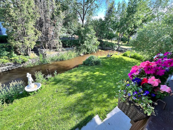 Upper Home 2 Bedroom Near Lake Hospital & Downtown - Kelowna